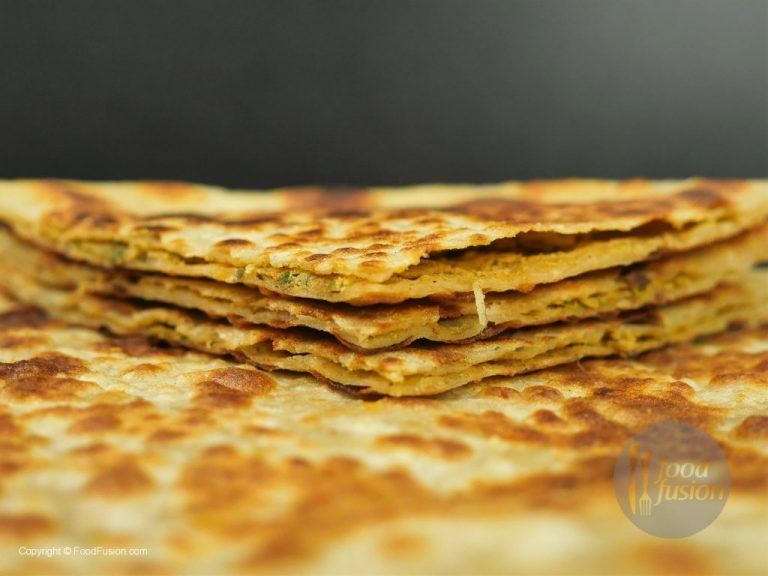 Aloo Matar Paratha – Food Fusion