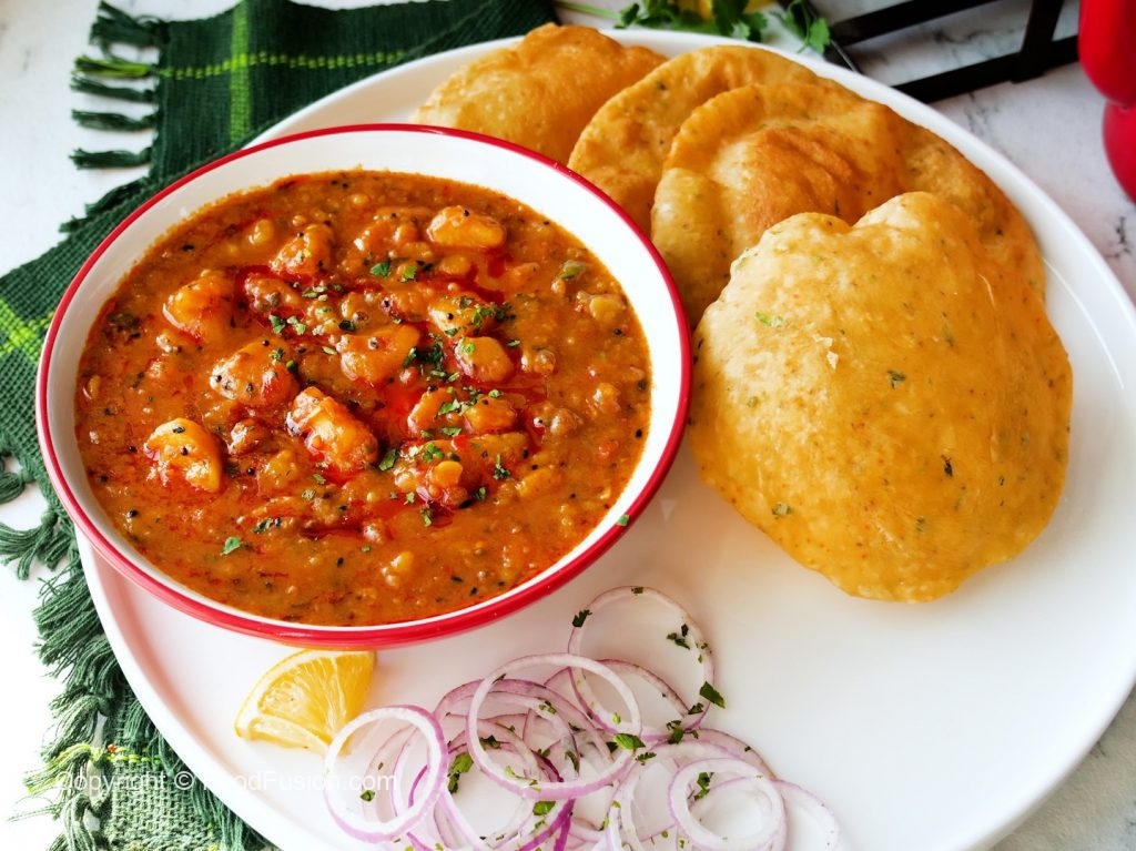 Crispy Aloo Puri with Achari Aloo ki Tarkari – Food Fusion