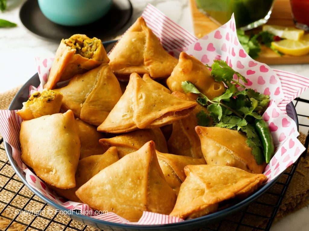Aloo Samosa Recipe Pakistani