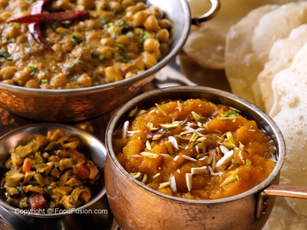 Halwa Poori & Chanay – Food Fusion