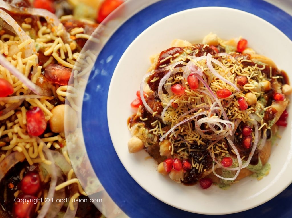 Khasta Aloo Puri Chaat – Food Fusion