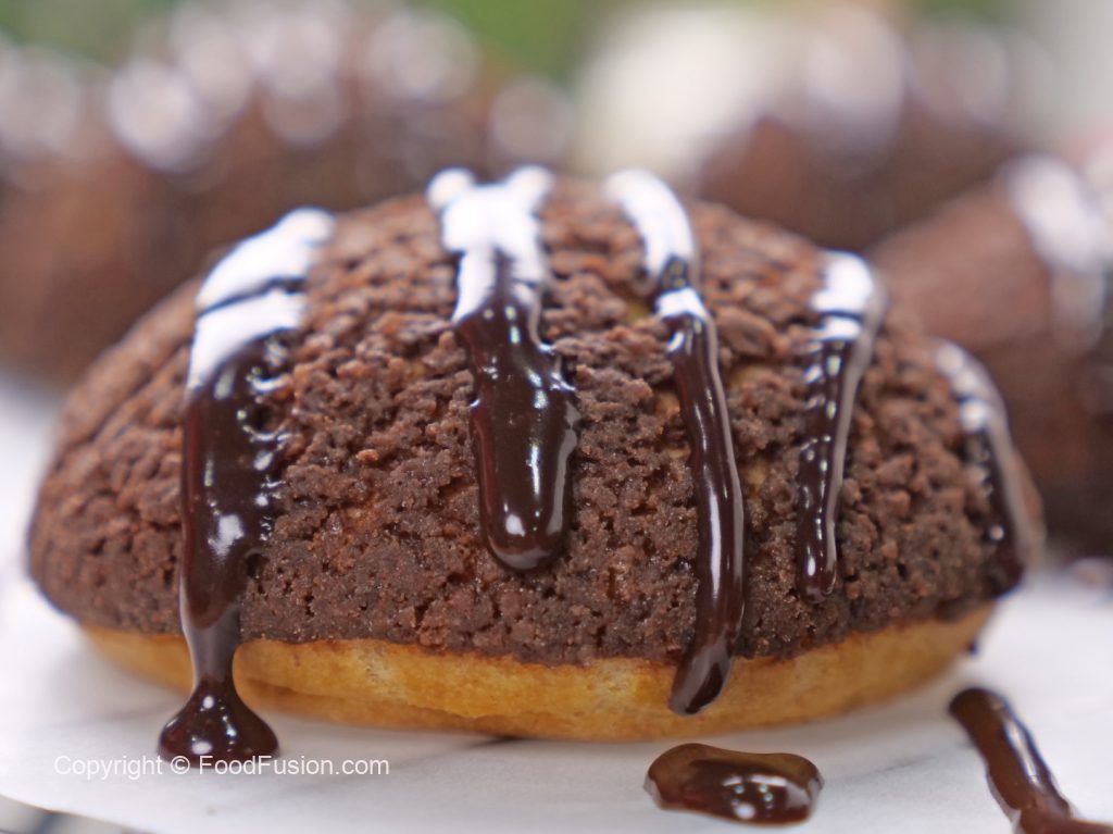 Chocolate Choux au Craquelin (Chocolate Cream Puffs) – Food Fusion